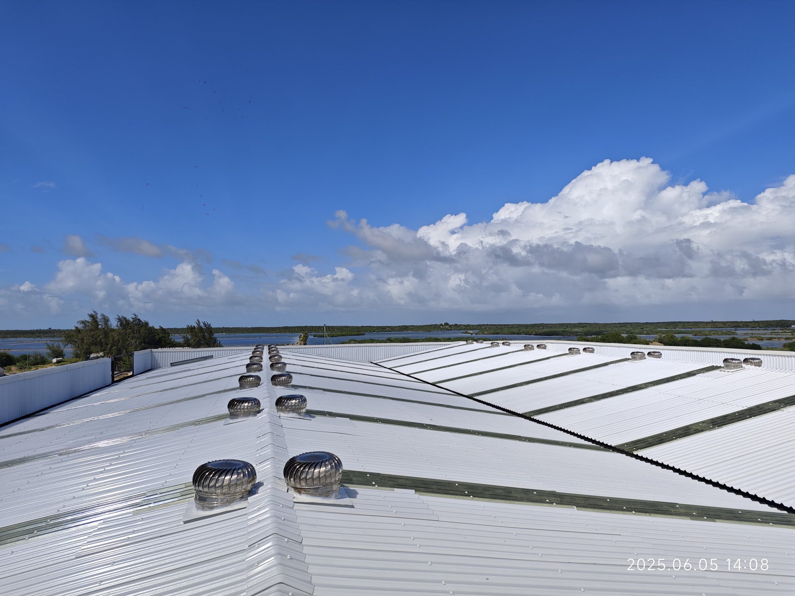 How Cyclone Fans Improve Factory Ventilation - Muwi Roofing